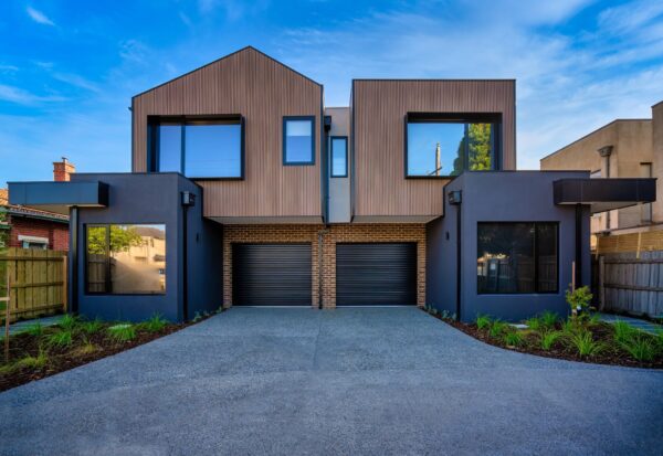 Eco Garage Doors – Sectional, Insulated & Custom | Coast to Valley